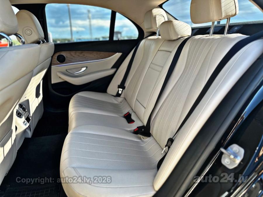 Melns Mercedes-Benz E-Class 2018 Tallina, ar dzinēja tilpumu 2.00 L un nobraukumu 258 tūkst. km par 22000 €, foto 16 vietnē AUTOMOTO.COM.LV