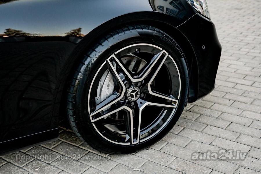 Black Mercedes-Benz E-Class 2018 in Parnu, with an engine capacity of 2.00 L and mileage of 153 thousand km for 22500 €, photo 31 on AUTOMOTO.COM.LV