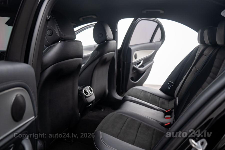 Melns Mercedes-Benz E-Class 2018 Tallina, ar dzinēja tilpumu 2.00 L un nobraukumu 149 tūkst. km par 18999 €, foto 10 vietnē AUTOMOTO.COM.LV