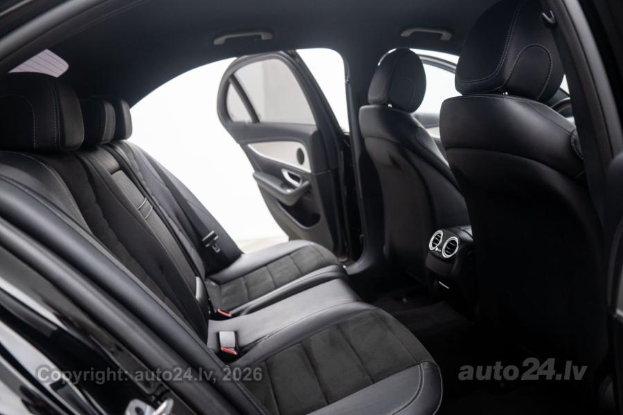 Melns Mercedes-Benz E-Class 2018 Tallina, ar dzinēja tilpumu 2.00 L un nobraukumu 149 tūkst. km par 18999 €, foto 11 vietnē AUTOMOTO.COM.LV