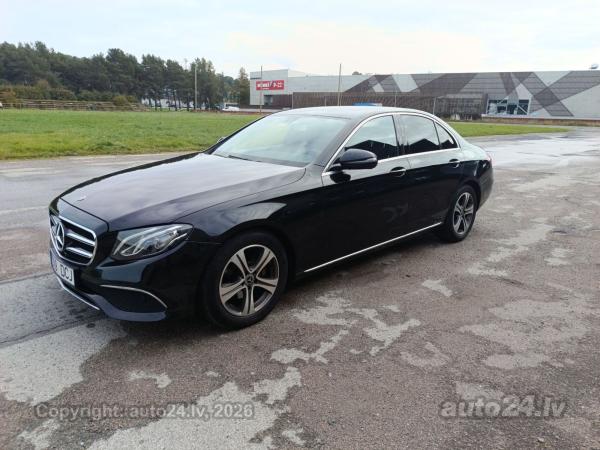 Melns Mercedes-Benz E-Class 2019 Tallina, ar dzinēja tilpumu 2.00 L un nobraukumu 290 tūkst. km par 17999 €, foto 1 vietnē AUTOMOTO.COM.LV