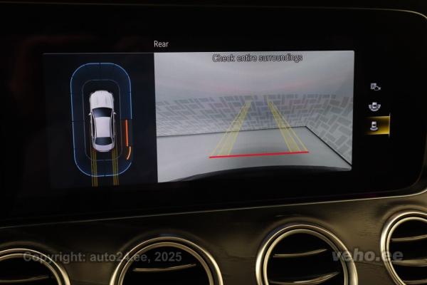 Melns Mercedes-Benz E-Class 2021 Tallina, ar dzinēja tilpumu 2.00 L un nobraukumu 92 tūkst. km par 33900 €, foto 11 vietnē AUTOMOTO.COM.LV