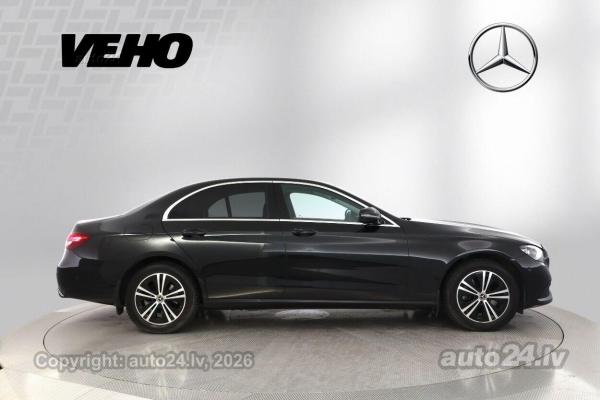 Melns Mercedes-Benz E-Class 2021 Tallina, ar dzinēja tilpumu 2.00 L un nobraukumu 85 tūkst. km par 33900 €, foto 2 vietnē AUTOMOTO.COM.LV