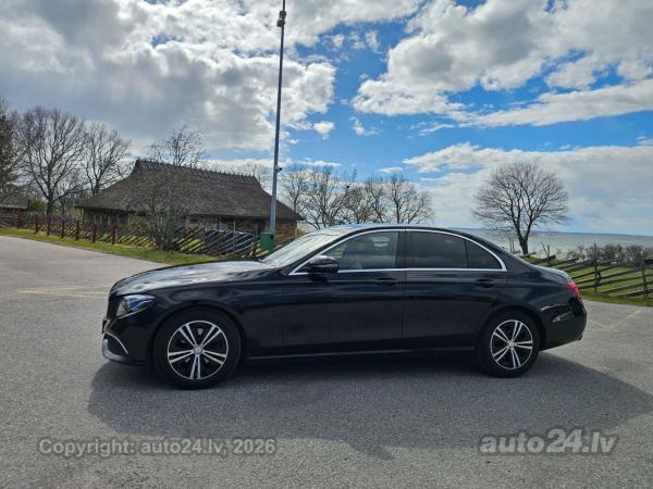 Black Mercedes-Benz E-Class 2021 in Tallinn, with an engine capacity of 2.00 L and mileage of 284 thousand km for 22900 €, photo 3 on AUTOMOTO.COM.LV