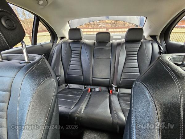 Black Mercedes-Benz E-Class 2021 in Tallinn, with an engine capacity of 2.00 L and mileage of 284 thousand km for 22900 €, photo 6 on AUTOMOTO.COM.LV