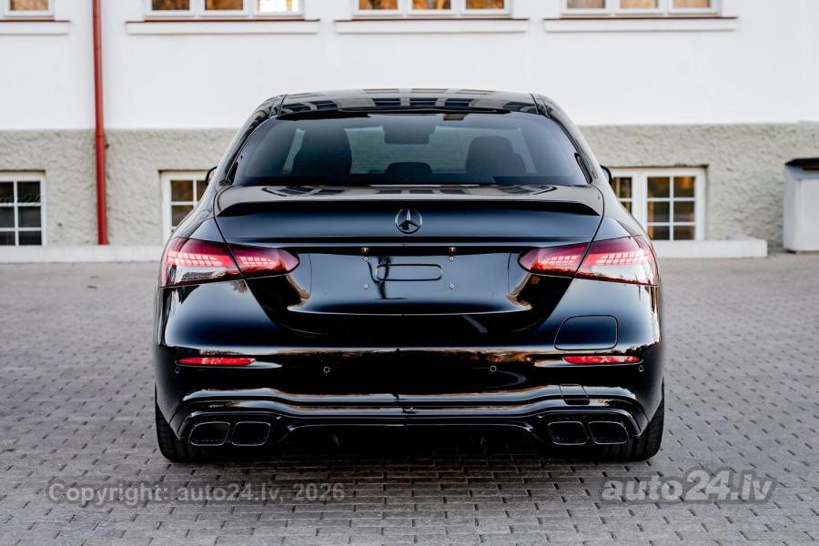 Melns Mercedes-Benz E-Class 2021 Pērnava, ar dzinēja tilpumu 2.00 L un nobraukumu 122 tūkst. km par 37900 €, foto 7 vietnē AUTOMOTO.COM.LV