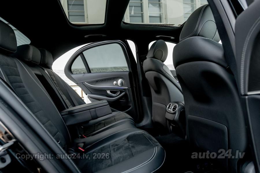 Melns Mercedes-Benz E-Class 2021 Pērnava, ar dzinēja tilpumu 2.00 L un nobraukumu 122 tūkst. km par 37900 €, foto 13 vietnē AUTOMOTO.COM.LV