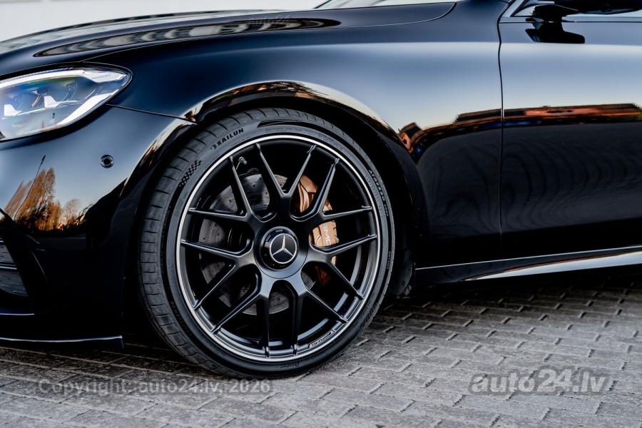 Melns Mercedes-Benz E-Class 2021 Pērnava, ar dzinēja tilpumu 2.00 L un nobraukumu 122 tūkst. km par 37900 €, foto 15 vietnē AUTOMOTO.COM.LV