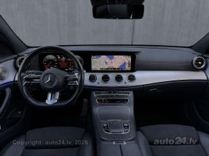 Melns Mercedes-Benz E-Class 2021 Tallina, ar dzinēja tilpumu 2.00 L un nobraukumu 181 tūkst. km par 29995 €, foto 11 vietnē AUTOMOTO.COM.LV