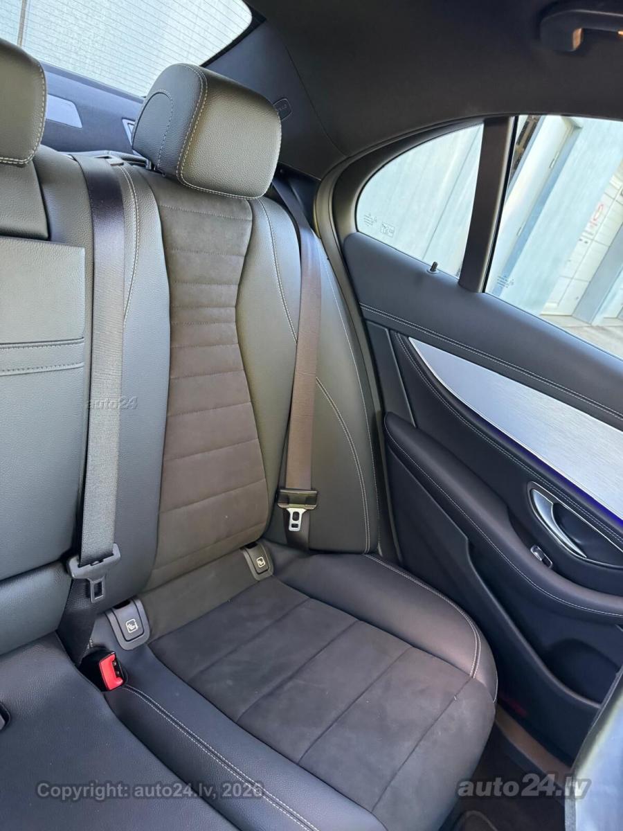 Melns Mercedes-Benz E-Class 2021 Tallina, ar dzinēja tilpumu 2.00 L un nobraukumu 181 tūkst. km par 29995 €, foto 16 vietnē AUTOMOTO.COM.LV