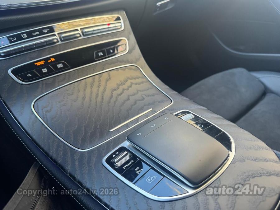 Melns Mercedes-Benz E-Class 2021 Tallina, ar dzinēja tilpumu 2.00 L un nobraukumu 181 tūkst. km par 29995 €, foto 17 vietnē AUTOMOTO.COM.LV