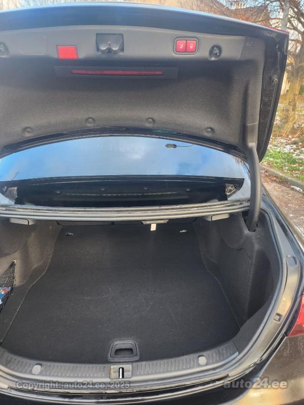 Melns Mercedes-Benz E-Class 2022 Tallina, ar dzinēja tilpumu 2.00 L un nobraukumu 27 tūkst. km par 55000 €, foto 11 vietnē AUTOMOTO.COM.LV