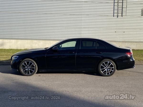 Melns Mercedes-Benz E-Class 2022 Tallina, ar dzinēja tilpumu 2.00 L un nobraukumu 249 tūkst. km par 33000 €, foto 4 vietnē AUTOMOTO.COM.LV