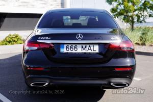Black Mercedes-Benz E-Class 2022 in Tallinn, with an engine capacity of 2.00 L and mileage of 59 thousand km for 42500 €, photo 4 on AUTOMOTO.COM.LV