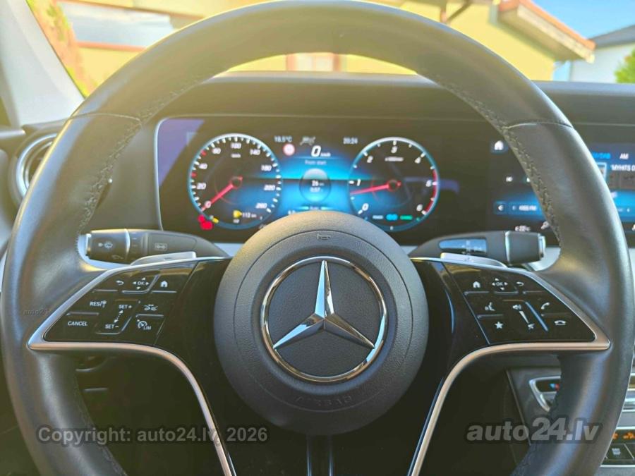 Черный Мерседес Е-Класс 2023 в Таллин, объемом двигателя 2.00 л и пробегом 19 тыс. км за 49000 €, фото 13 на AUTOMOTO.COM.LV