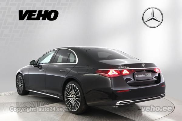 Melns Mercedes-Benz E-Class 2024 Tallina, ar dzinēja tilpumu 2.00 L un nobraukumu 25 tūkst. km par 71900 €, foto 4 vietnē AUTOMOTO.COM.LV