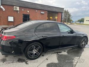 Melns Mercedes-Benz E-Class 2024 Tallina, ar dzinēja tilpumu 2.00 L un nobraukumu 42 tūkst. km par 52900 €, foto 3 vietnē AUTOMOTO.COM.LV