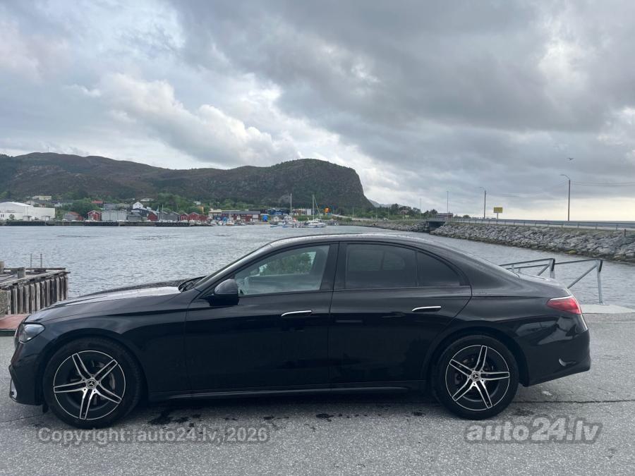Melns Mercedes-Benz E-Class 2024 Tallina, ar dzinēja tilpumu 2.00 L un nobraukumu 42 tūkst. km par 52900 €, foto 5 vietnē AUTOMOTO.COM.LV