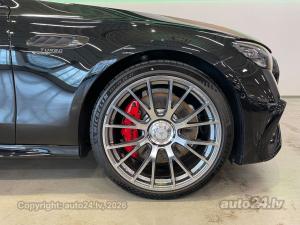 Melns Mercedes-Benz E-Class 2025 Tallina, ar dzinēja tilpumu 3.00 L un nobraukumu 13 tūkst. km par 114990 €, foto 6 vietnē AUTOMOTO.COM.LV