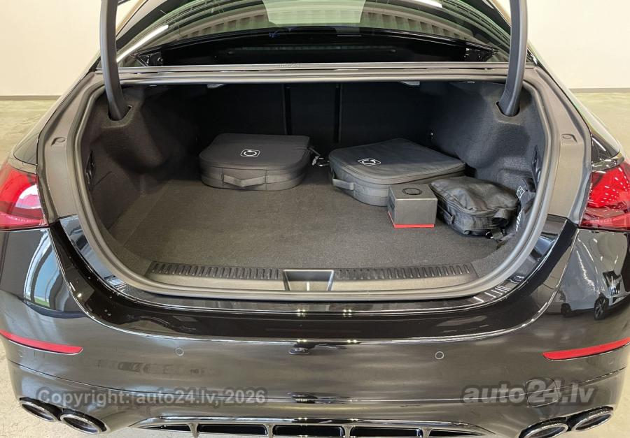 Melns Mercedes-Benz E-Class 2025 Tallina, ar dzinēja tilpumu 3.00 L un nobraukumu 13 tūkst. km par 114990 €, foto 20 vietnē AUTOMOTO.COM.LV