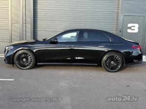 Melns Mercedes-Benz E-Class 2025 Tallina, ar dzinēja tilpumu 3.00 L un nobraukumu 29 tūkst. km par 69995 €, foto 4 vietnē AUTOMOTO.COM.LV