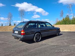 Melns Mercedes-Benz E-Class 1994 Tallina, ar dzinēja tilpumu 2.50 L un nobraukumu 394 tūkst. km par 7000 €, foto 5 vietnē AUTOMOTO.COM.LV