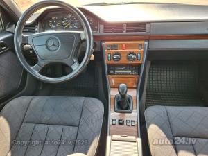 Melns Mercedes-Benz E-Class 1994 Tallina, ar dzinēja tilpumu 2.50 L un nobraukumu 394 tūkst. km par 7000 €, foto 13 vietnē AUTOMOTO.COM.LV