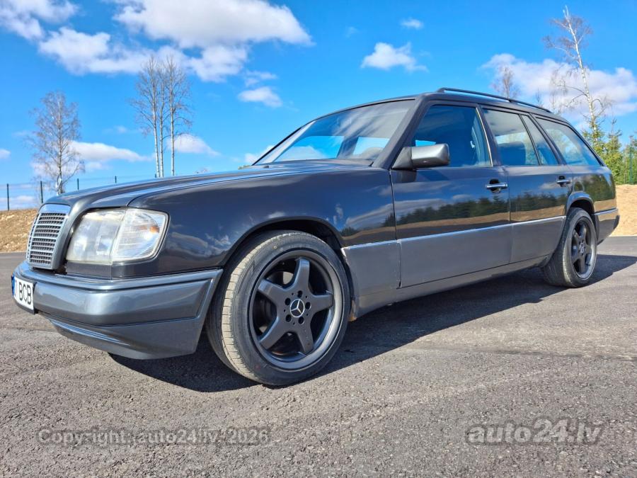 Melns Mercedes-Benz E-Class 1994 Tallina, ar dzinēja tilpumu 2.50 L un nobraukumu 394 tūkst. km par 7000 €, foto 14 vietnē AUTOMOTO.COM.LV