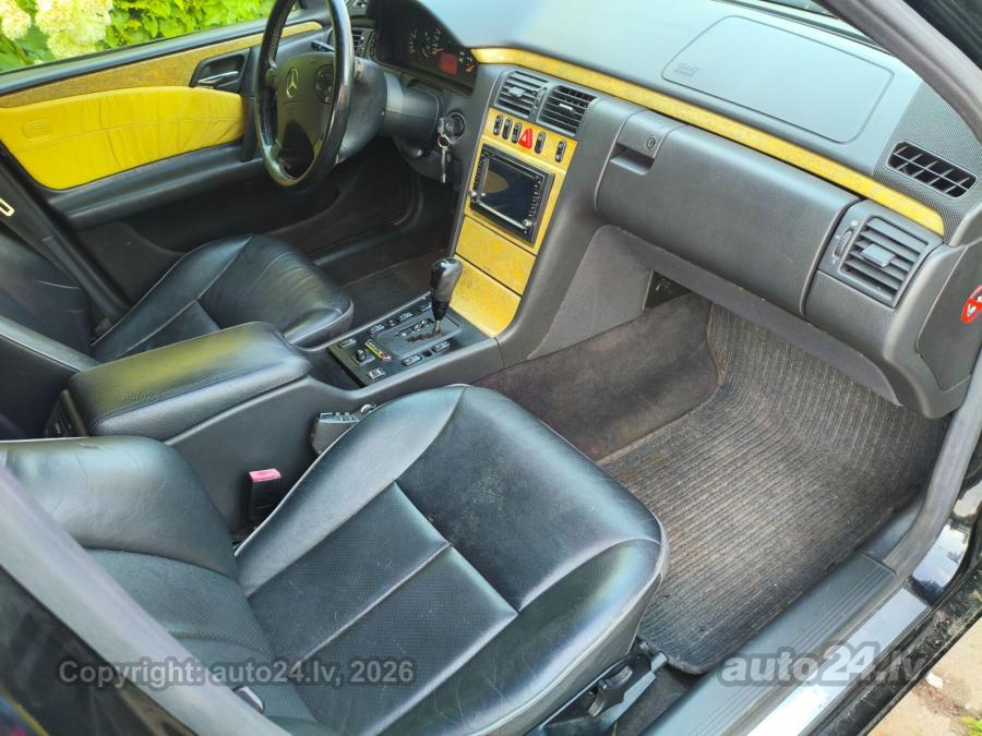Черный Мерседес Е-Класс 2003 в Таллин, объемом двигателя 2.80 л и пробегом 0 тыс. км за 4900 €, фото 8 на AUTOMOTO.COM.LV