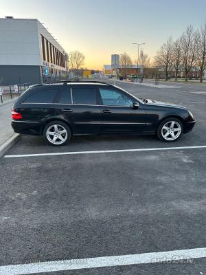 Melns Mercedes-Benz E-Class 2004 Tallina, ar dzinēja tilpumu 3.20 L un nobraukumu 335 tūkst. km par 4000 €, foto 3 vietnē AUTOMOTO.COM.LV