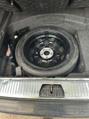 Melns Mercedes-Benz E-Class 2004 Tallina, ar dzinēja tilpumu 3.20 L un nobraukumu 335 tūkst. km par 4000 €, foto 19 vietnē AUTOMOTO.COM.LV