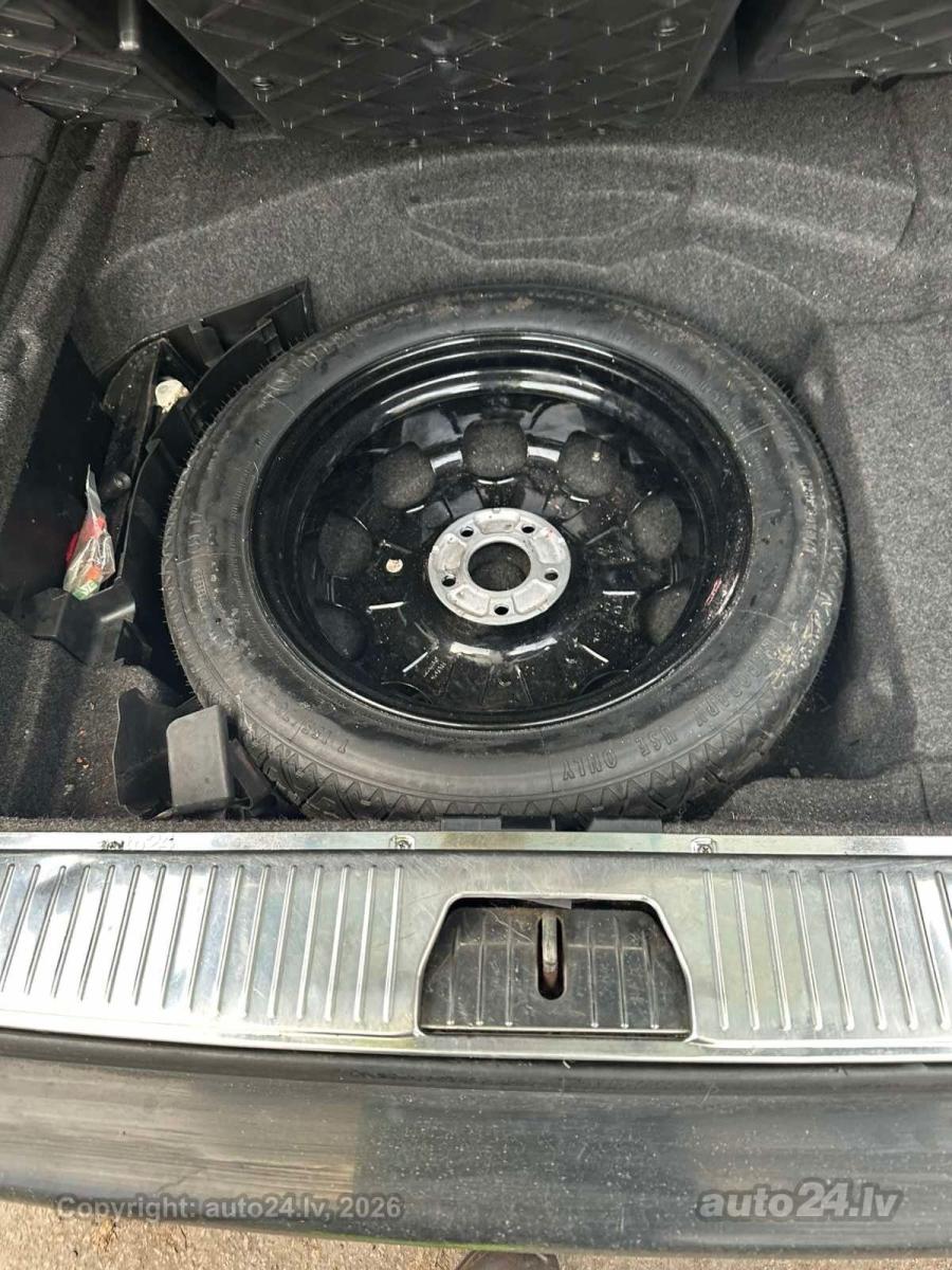Melns Mercedes-Benz E-Class 2004 Tallina, ar dzinēja tilpumu 3.20 L un nobraukumu 335 tūkst. km par 4000 €, foto 19 vietnē AUTOMOTO.COM.LV