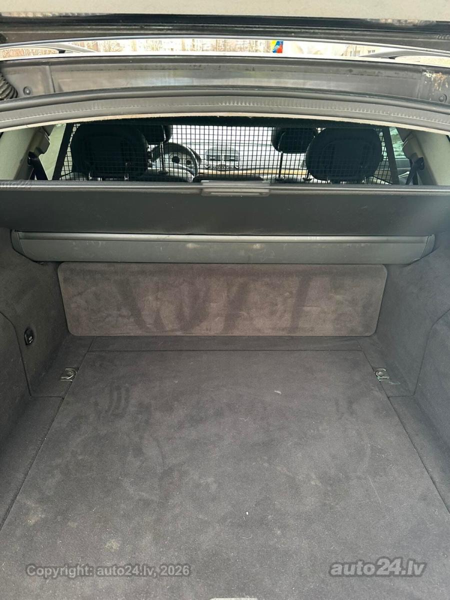 Melns Mercedes-Benz E-Class 2004 Tallina, ar dzinēja tilpumu 3.20 L un nobraukumu 335 tūkst. km par 4000 €, foto 20 vietnē AUTOMOTO.COM.LV