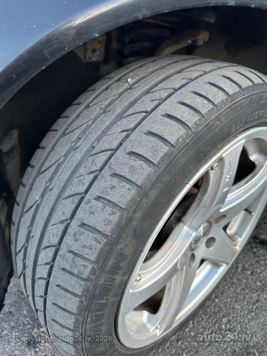 Melns Mercedes-Benz E-Class 2004 Tallina, ar dzinēja tilpumu 3.20 L un nobraukumu 335 tūkst. km par 4000 €, foto 23 vietnē AUTOMOTO.COM.LV