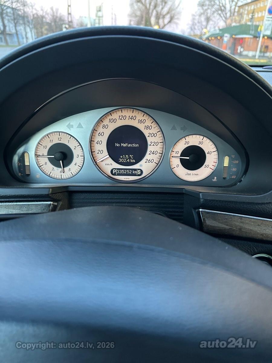 Melns Mercedes-Benz E-Class 2004 Tallina, ar dzinēja tilpumu 3.20 L un nobraukumu 335 tūkst. km par 4000 €, foto 24 vietnē AUTOMOTO.COM.LV