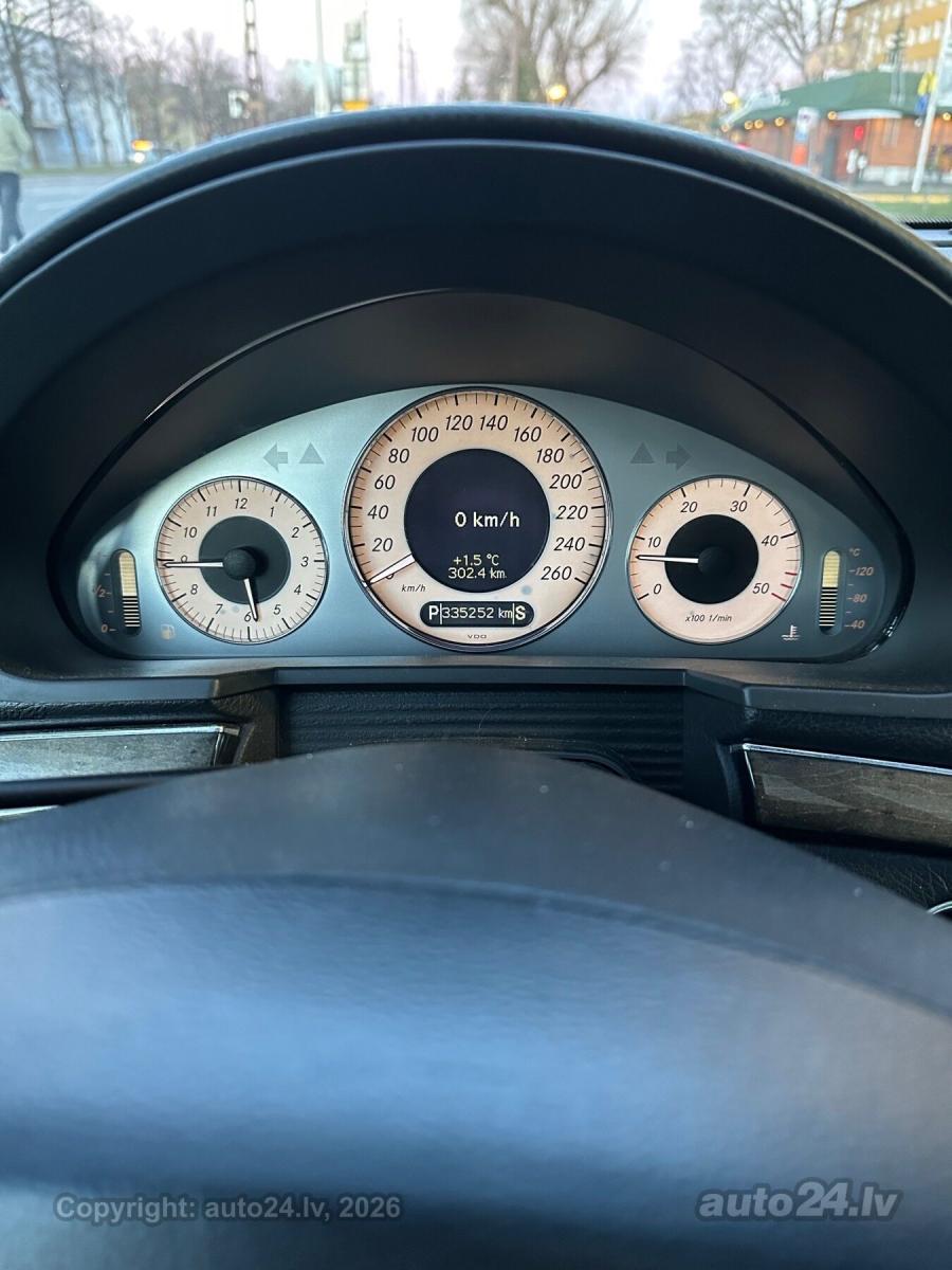 Melns Mercedes-Benz E-Class 2004 Tallina, ar dzinēja tilpumu 3.20 L un nobraukumu 335 tūkst. km par 4000 €, foto 25 vietnē AUTOMOTO.COM.LV