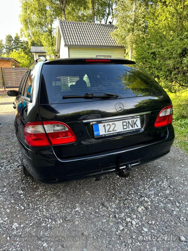 Black Mercedes-Benz E-Class 2004 in Tallinn, with an engine capacity of 2.10 L and mileage of 430 thousand km for 2000 €, photo 3 on AUTOMOTO.COM.LV