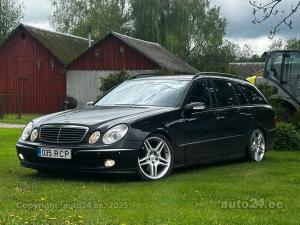 Melns Mercedes-Benz E-Class 2005 Tallina, ar dzinēja tilpumu 3.20 L un nobraukumu 296 tūkst. km par 4900 €, foto  vietnē AUTOMOTO.COM.LV