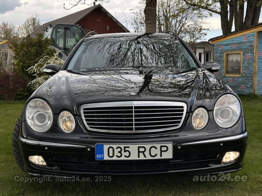 Black Mercedes-Benz E-Class 2005 in Tallinn, with an engine capacity of 3.20 L and mileage of 296 thousand km for 4900 €, photo 4 on AUTOMOTO.COM.LV