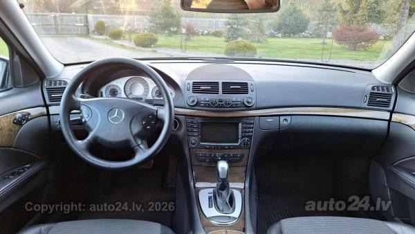 Melns Mercedes-Benz E-Class 2005 Tallina, ar dzinēja tilpumu 2.10 L un nobraukumu 407 tūkst. km par 2700 €, foto 8 vietnē AUTOMOTO.COM.LV