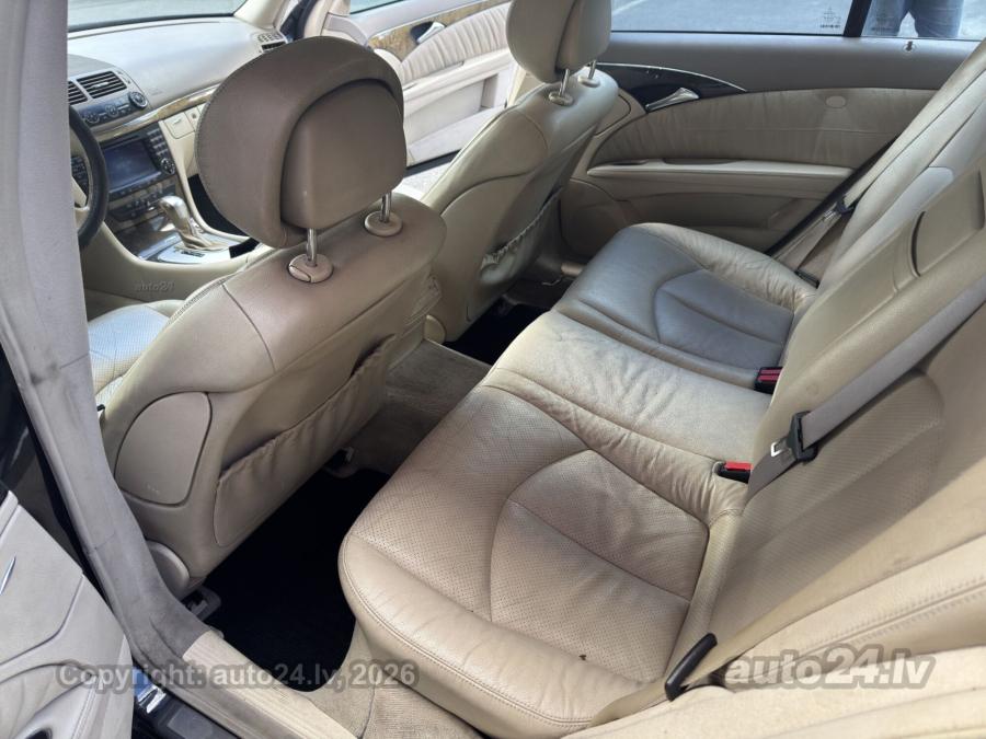 Melns Mercedes-Benz E-Class 2006 Tallina, ar dzinēja tilpumu 3.00 L un nobraukumu 375 tūkst. km par 2000 €, foto 11 vietnē AUTOMOTO.COM.LV