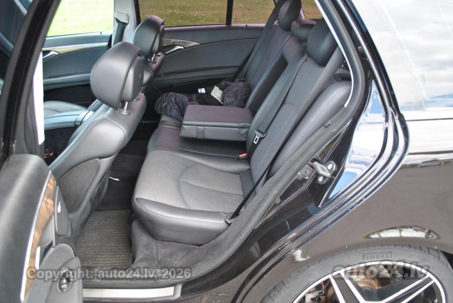 Melns Mercedes-Benz E-Class 2007 Tallina, ar dzinēja tilpumu 2.10 L un nobraukumu 355 tūkst. km par 6000 €, foto 15 vietnē AUTOMOTO.COM.LV