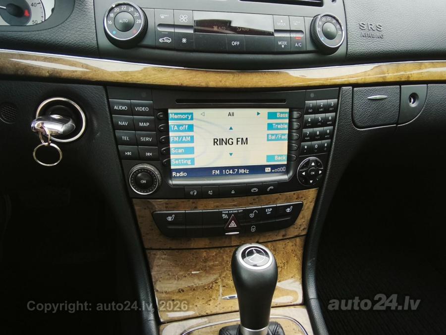 Melns Mercedes-Benz E-Class 2008 Tartu, ar dzinēja tilpumu 2.10 L un nobraukumu 320 tūkst. km par 4790 €, foto 10 vietnē AUTOMOTO.COM.LV