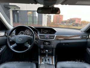Melns Mercedes-Benz E-Class 2010 Tartu, ar dzinēja tilpumu 2.10 L un nobraukumu 290 tūkst. km par 6499 €, foto 9 vietnē AUTOMOTO.COM.LV