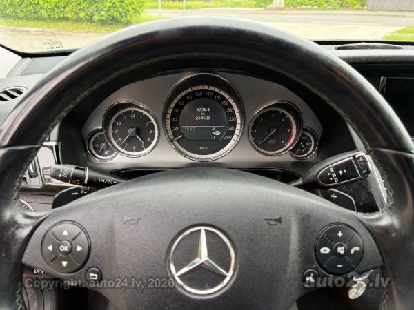 Black Mercedes-Benz E-Class 2010 in Tallinn, with an engine capacity of 3.00 L and mileage of 265 thousand km for 8490 €, photo 9 on AUTOMOTO.COM.LV