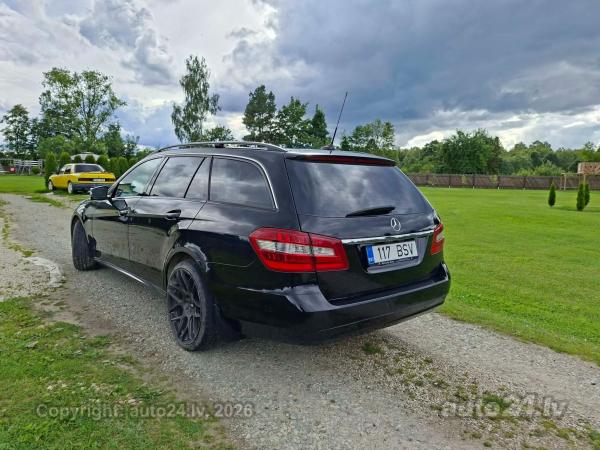 Melns Mercedes-Benz E-Class 2010 Tallina, ar dzinēja tilpumu 2.10 L un nobraukumu 318 tūkst. km par 5500 €, foto 5 vietnē AUTOMOTO.COM.LV