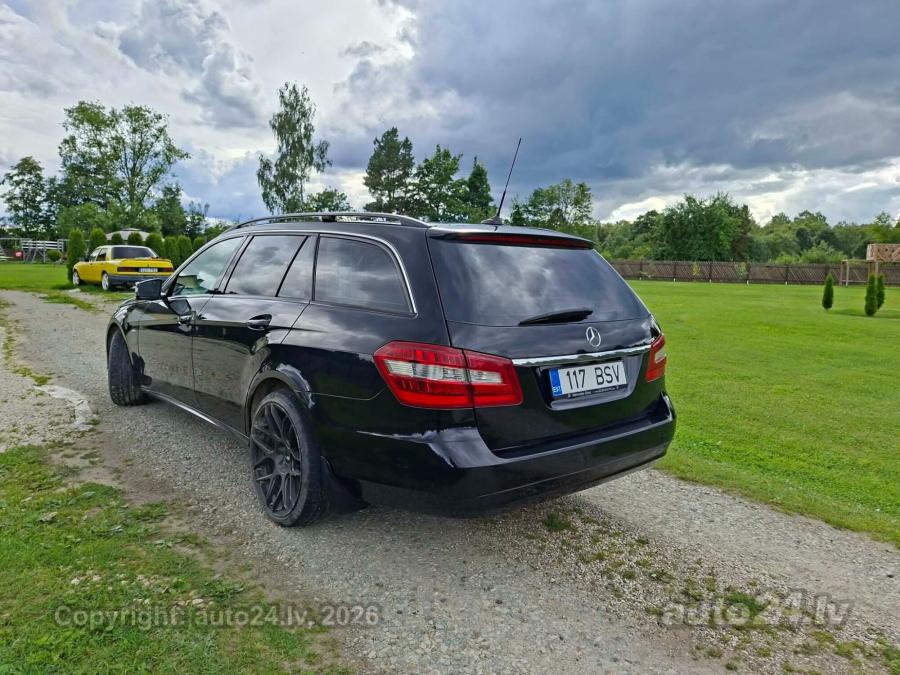 Black Mercedes-Benz E-Class 2010 in Tallinn, with an engine capacity of 2.10 L and mileage of 318 thousand km for 5500 €, photo 6 on AUTOMOTO.COM.LV