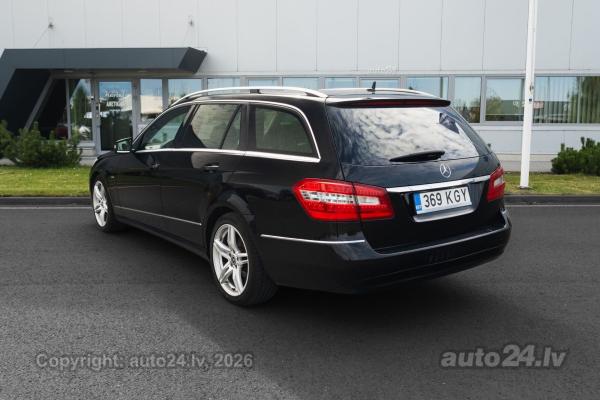 Melns Mercedes-Benz E-Class 2010 Tallina, ar dzinēja tilpumu 2.10 L un nobraukumu 366 tūkst. km par 5900 €, foto 4 vietnē AUTOMOTO.COM.LV
