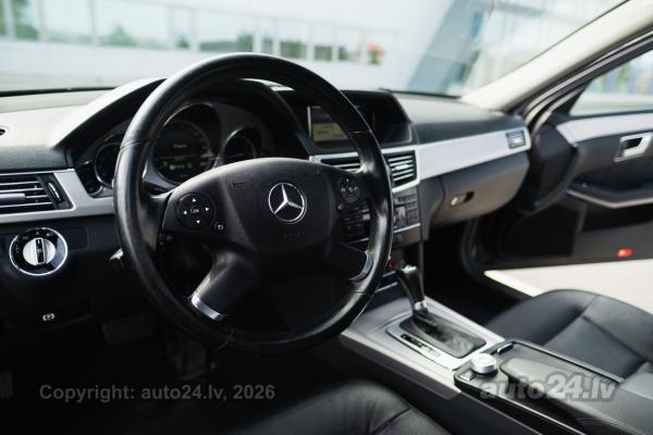 Melns Mercedes-Benz E-Class 2010 Tallina, ar dzinēja tilpumu 2.10 L un nobraukumu 366 tūkst. km par 5900 €, foto 5 vietnē AUTOMOTO.COM.LV