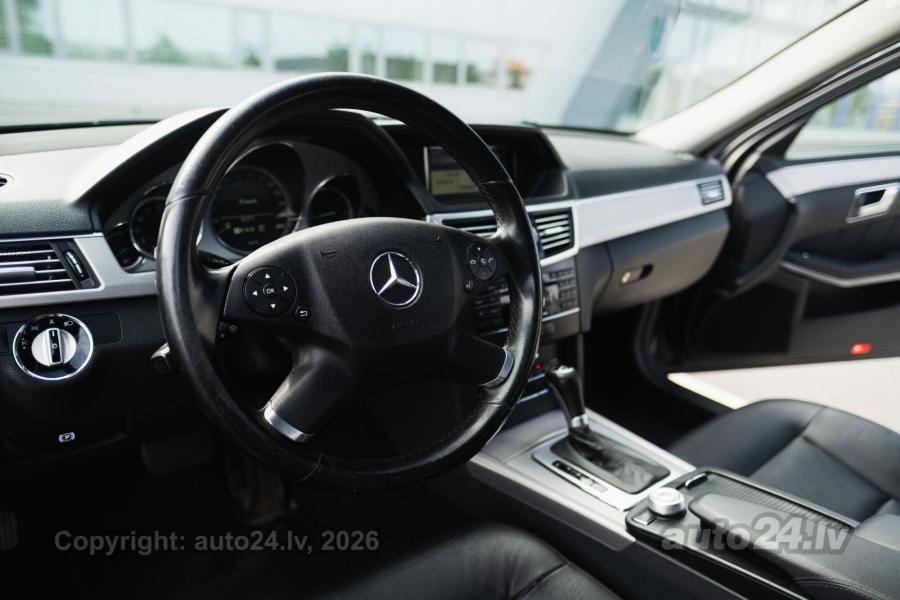 Melns Mercedes-Benz E-Class 2010 Tallina, ar dzinēja tilpumu 2.10 L un nobraukumu 366 tūkst. km par 5900 €, foto 6 vietnē AUTOMOTO.COM.LV